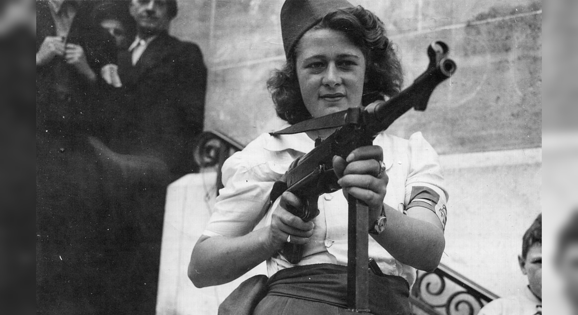 The Legacy of the MP40: Germany’s Most Influential 9mm Submachine Gun ...