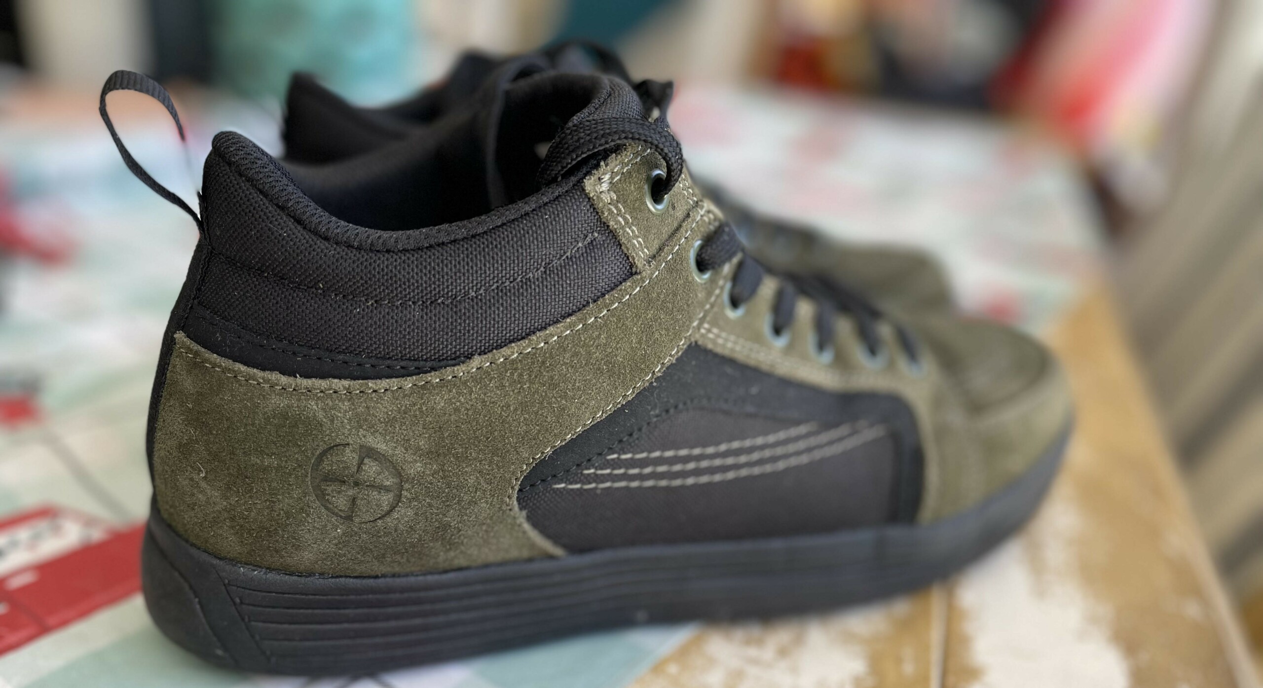 LA Police Gear: Great Buys To Be Had in Knives and Shoes | SOFREP